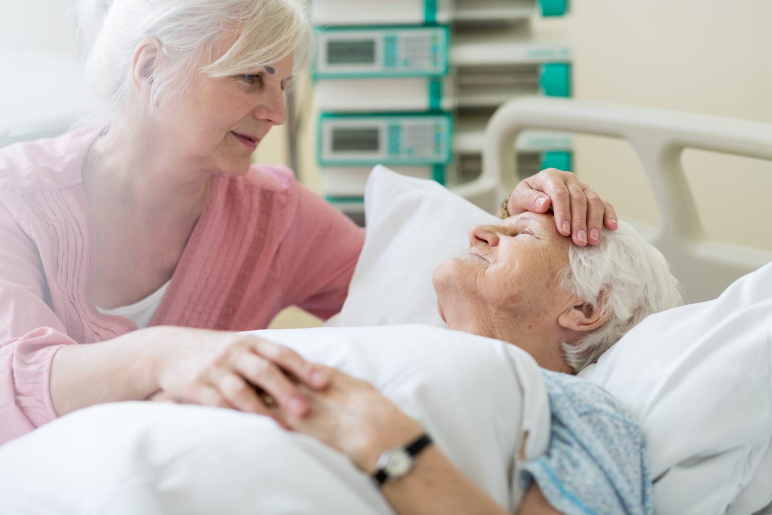 Helping Someone with Cancer: 10 Practical and Emotional Support Tips