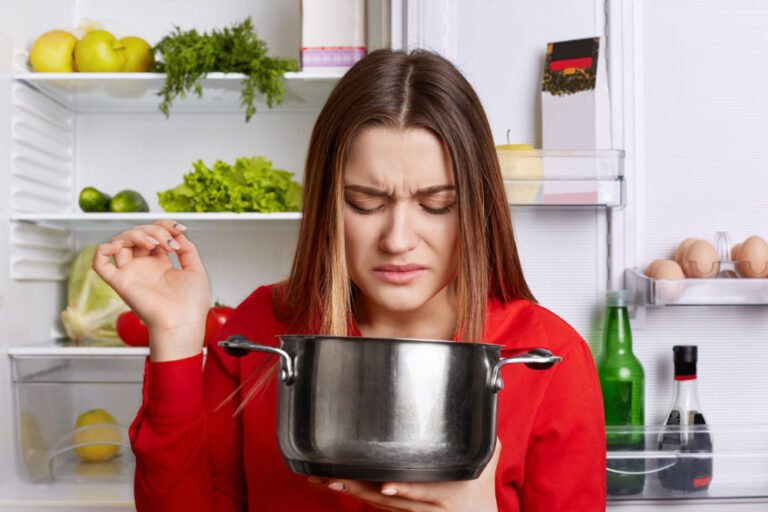 6 Moldy Foods You Must Throw Out Immediately – and 3 You Can Still Eat