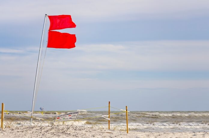10 Beach Flags You Need to Know Before Diving Into the Waves