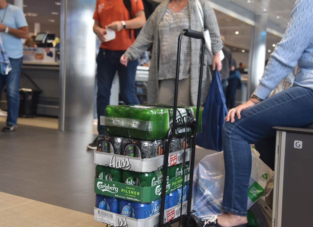 Long-term alcohol consumption significantly increases cancer risk